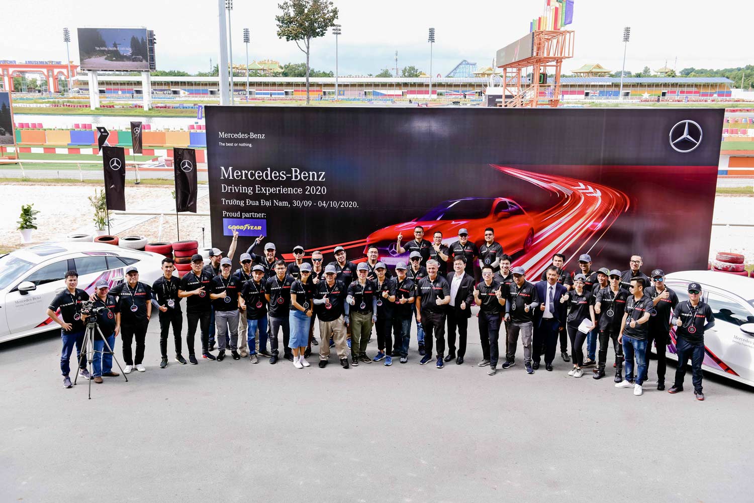 Học viện lái xe an toàn MBDE 2020 kỷ niệm 25 năm Mercedes-Benz có mặt ...