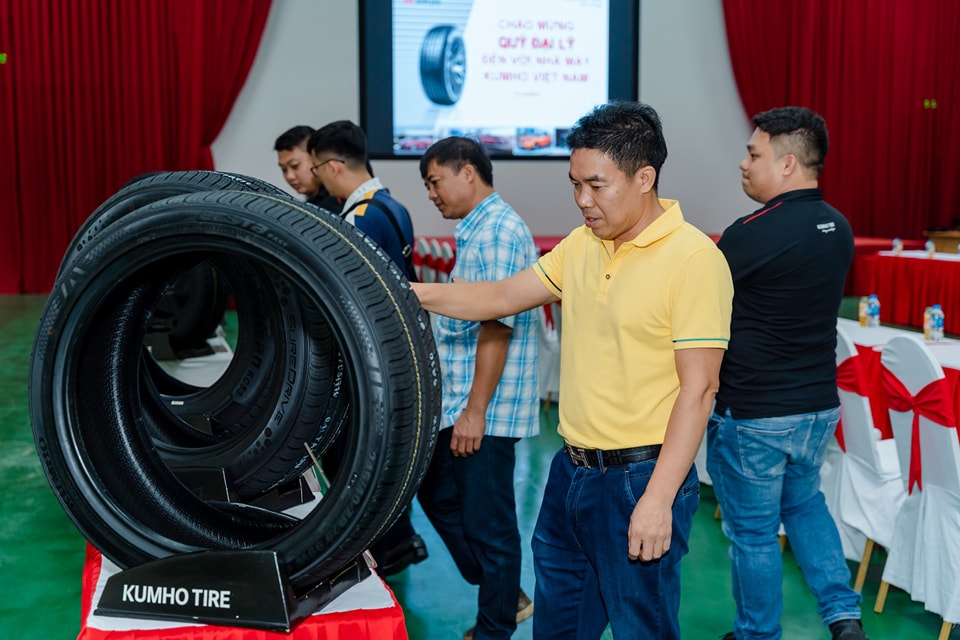 Kumho Tire đặt mục tiêu sản xuất 12,5 triệu lốp/năm tại Việt Nam, tỉ lệ khiếm khuyết bằng 0 ...