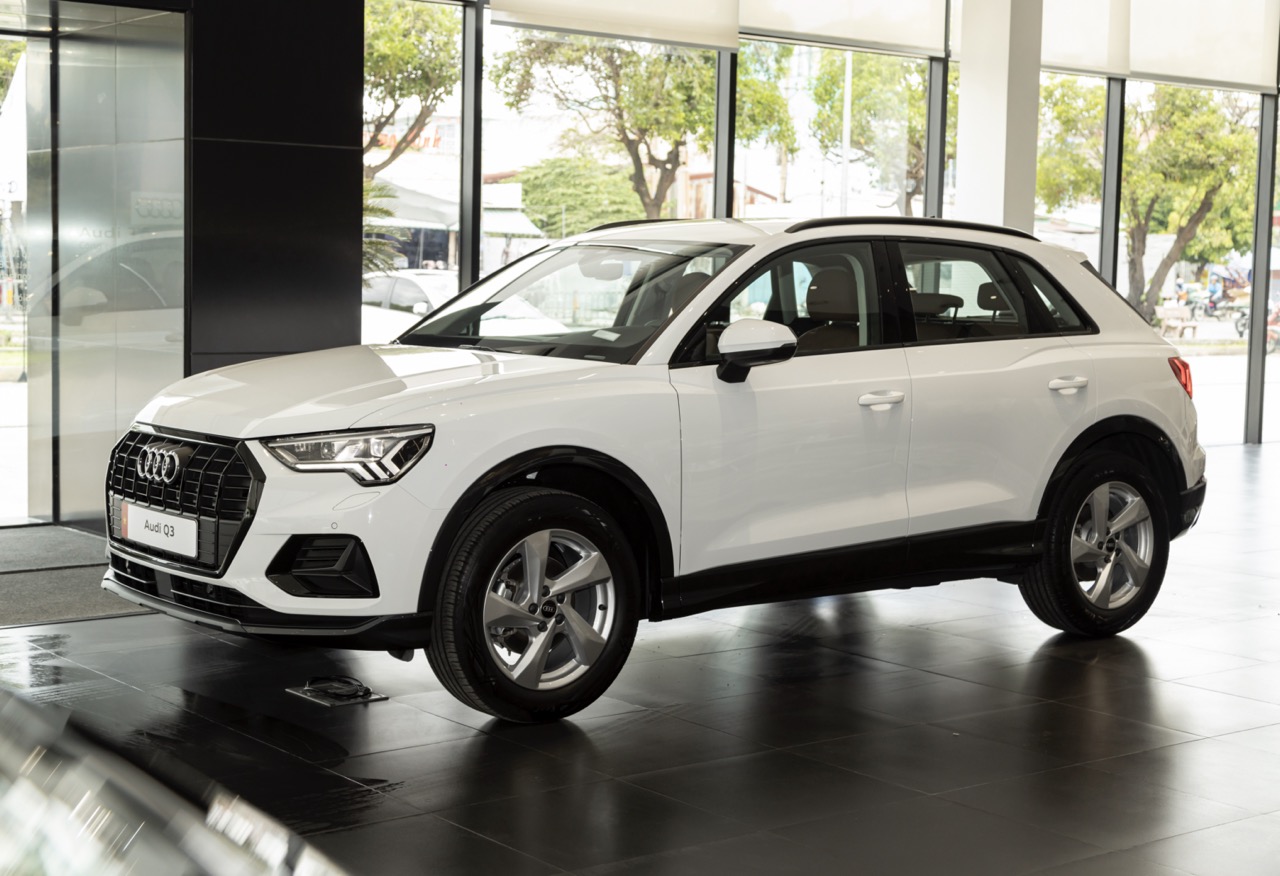 Với giá từ 1,890 tỷ đồng, Audi Q3 Advanced Black Edition 2024 có gì để cạnh tranh với Volvo XC40 ...